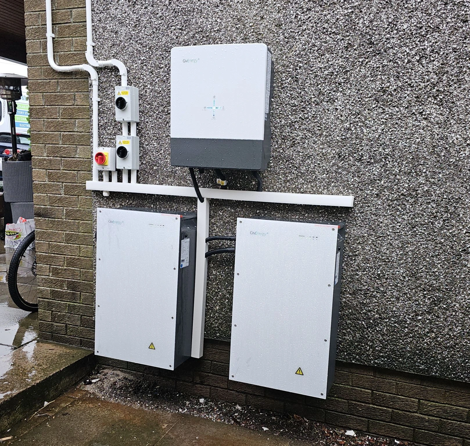 Giv-Gallery | Real installations of batteries & inverters in the wild ...